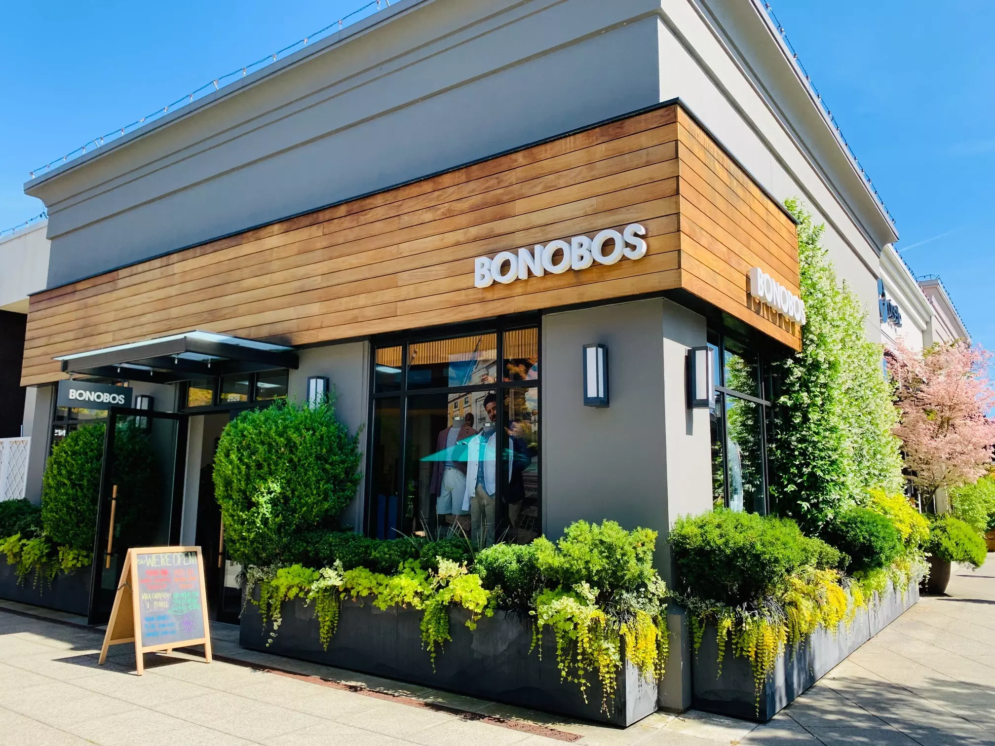 Men's Clothing Store in University Village, Seattle, WA | Bonobos